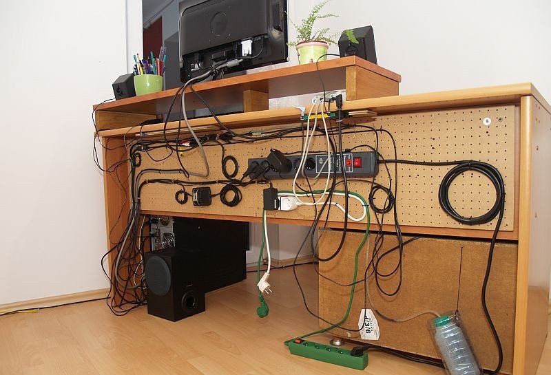 Cable Management PC Tablet Cable Management PC Tablet